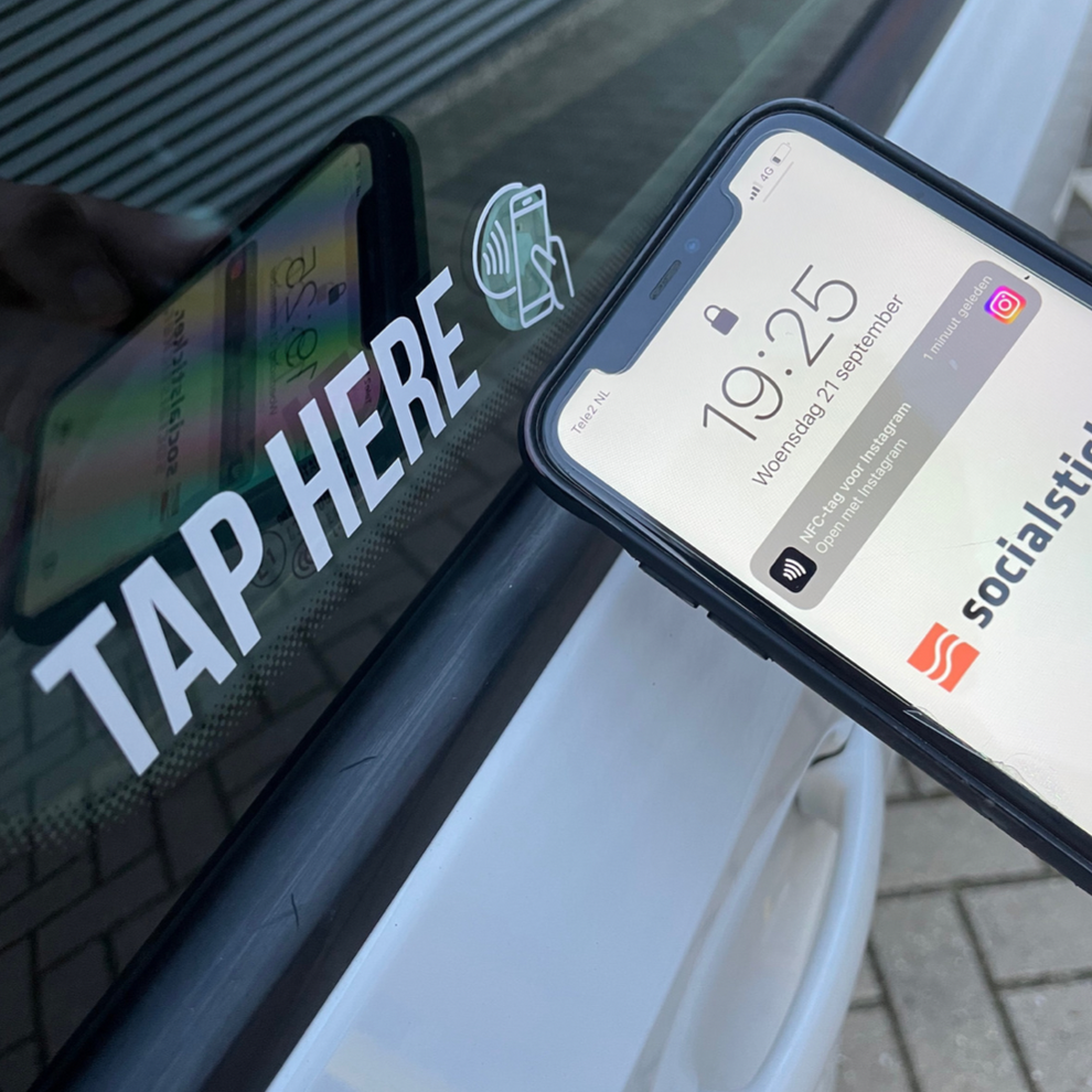 Tap here! | NFC sticker | Promoot jouw socials of website – socialsticker